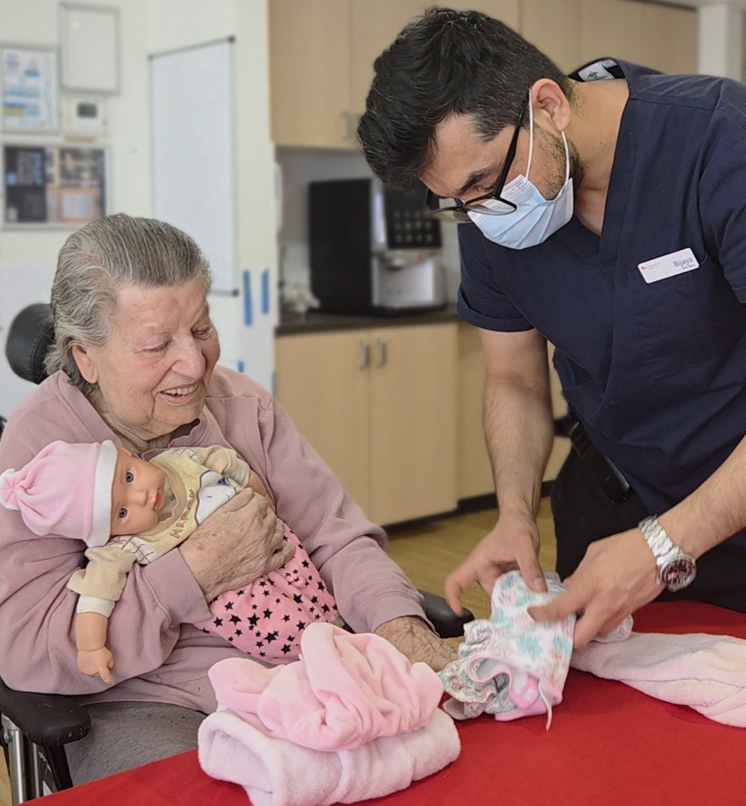 Baby dolls bring calm to residents with dementia – Aged Care Insite